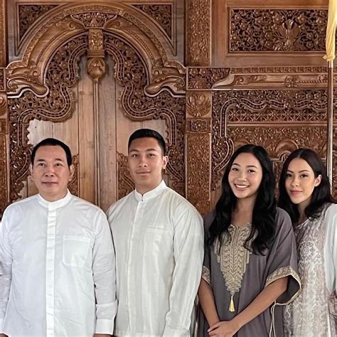 6 Potret Darma Mangkuluhur Pangeran Cendana Dan Orang Tua Ortu Sudah