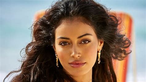 Cindy Kimberly Was A Breathtaking Angel In White Crochet String Suit In