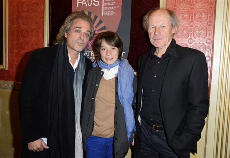 Photo Titouan Lamazou Et Son Fils Loup Et Philippe Poupon Lors De La Générale De La Pièce