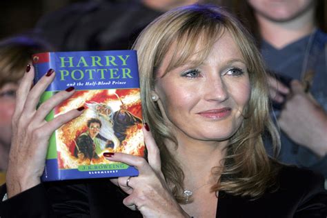 Jk Rowling Autora De Harry Potter Volta A Atingir O Status De Bilionária