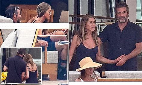 Jennifer Aniston Finds Love Again As Shes Seen In Intimate Photos With Hot New Lover Daily