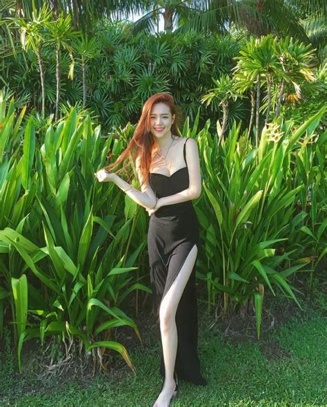 张凯玲高清套图整理免费在线浏览打包下载 乐摄图ai导航