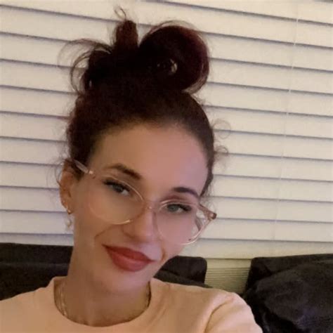 Doriane Carayon Missdozza • Threads Say More