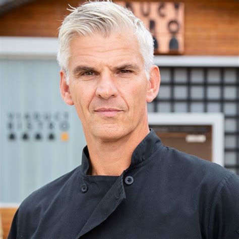 Robert Starts Instagram Twitter And Facebook On Idcrawl