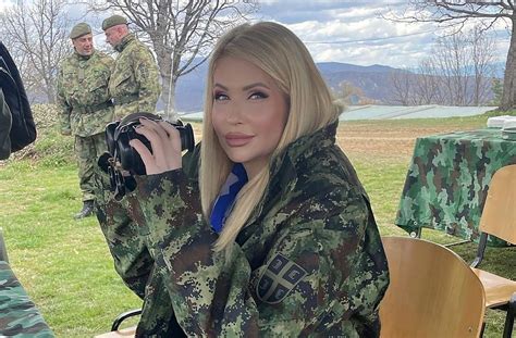 Mirno Spavajte Brani Nas Sandra Božić Poslanica Sns Vodi Skupštinski Odbor Za Odbranu