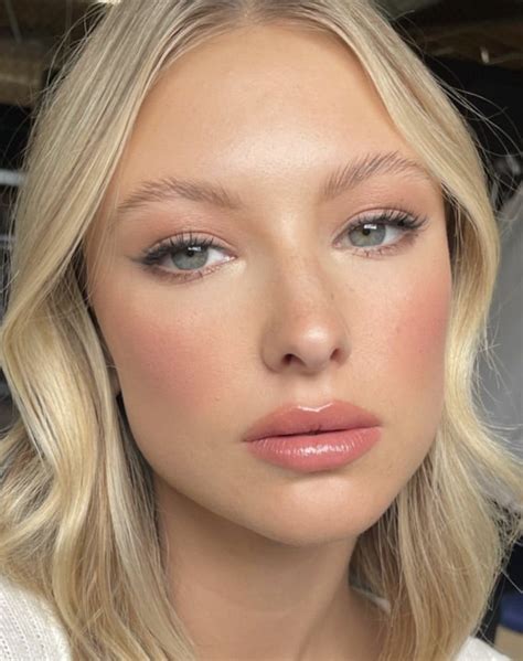 2024 Wedding Makeup Trends Stunning Looks For Blonde Hair And Blue