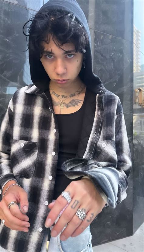 Pin By Joom Joom On Landon Barker Landon Barker Teenager Boy Outfit