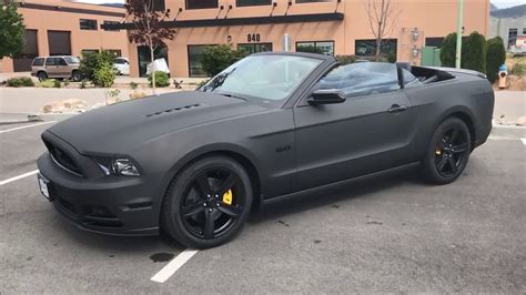 Mustang Negro Mate 2023