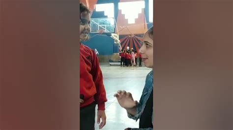 الفرخه عندها اربع رجول😂😂 Youtube