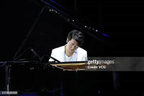 Pianist Lang Lang Photos And Premium High Res Pictures Getty Images