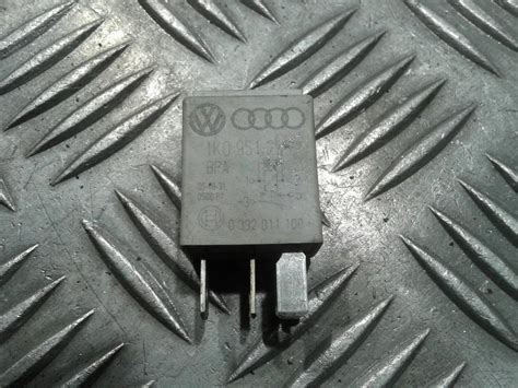 1K0951253 0332011100 Relay module Volkswagen Transporter 2008 2.5L ...