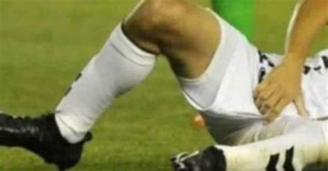 Futbolista Que Le Mordió El Pene A Un Rival Fue Suspendido Por Cinco