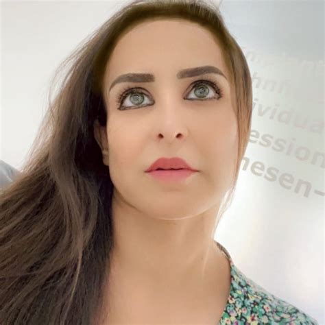 ساعة آبل الجديدة آبل واتش Alsharqiya تلفزيون الشرقية Facebook