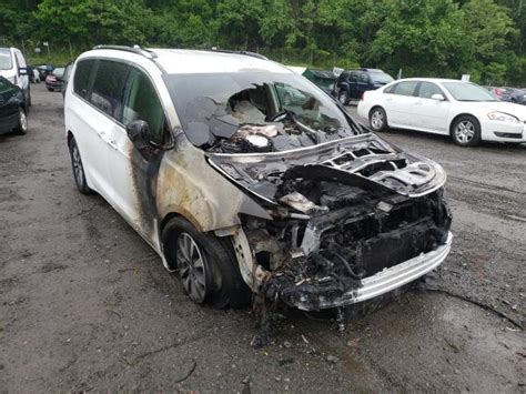 Vin 2c4rc1l7xmr585775 Chrysler Pacifica 2021 Car History Stat Vin