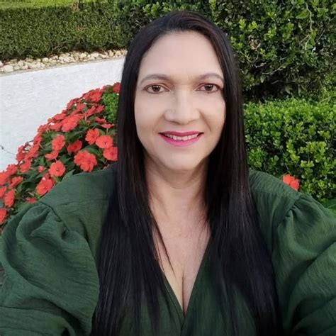 Tbcantora Batista Therezabatistaoficial • Threads Say More