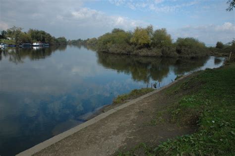 Confluence Of The River Avon With The © Philip Halling Cc By Sa 2 0 Geograph Britain And