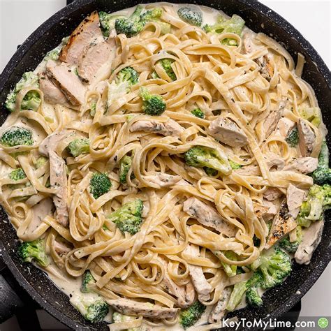 Chicken Fettuccine Alfredo With Broccoli And Mushrooms