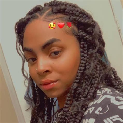 Alexia Monique Alexiarobinson • Threads Say More