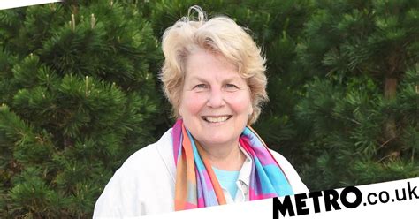 Sandi Toksvig Meets With Archbishop To Discuss Same Sex Marriage Metro News