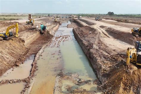 Flood Control Drainage Canal One Third Complete The Phnom Penh Post