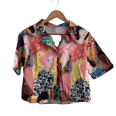 Medium Graphic Button Up