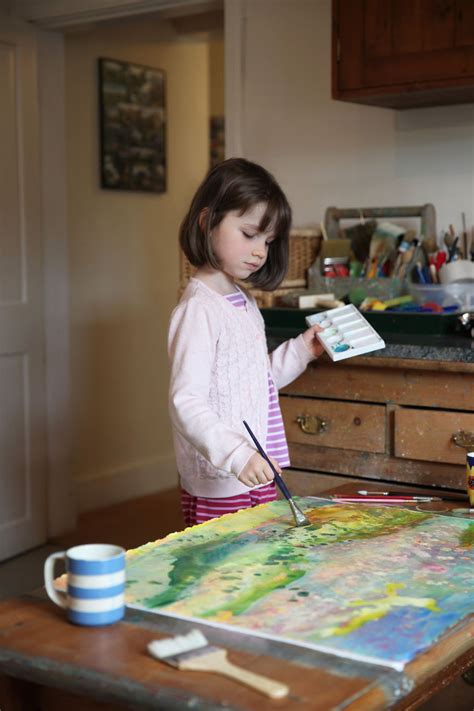 6 Year Old Autistic Girl With The Help Of Her Cat Creates Stunning Art