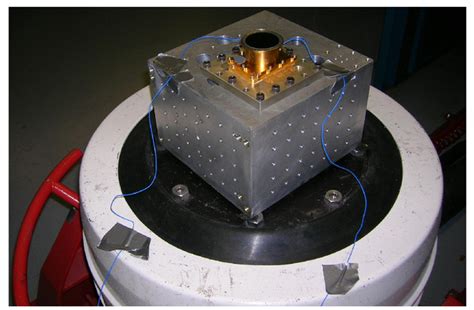 Radiometric Packaging Of Uncooled Bolometric Infrared Focal Plane Arrays