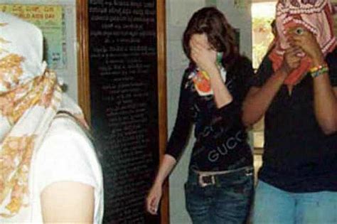 After Rescuing Sex Worker Mumbai Police T Her To Their Informer Who