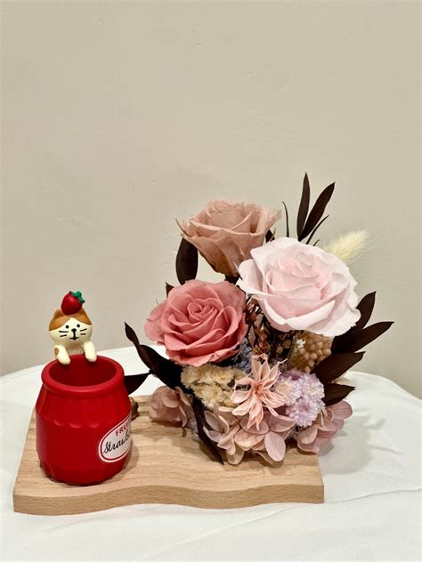 復古色系永生花筆筒 擴香 辦公小物 交換禮物 新年禮物 開幕花禮 Miau Flowers 喵喵花室｜乾燥花永生花人氣榜 Pinkoi