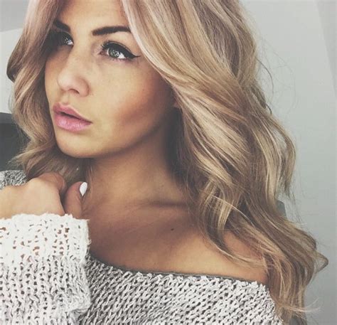 Sun Kissed Golden Blonde Hair Hair Styles Golden Blonde Hair Hair