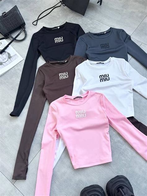 Класні та стильні лонги Miu Miu з розрізом на пальчику — ціна 579 грн у каталозі Лонгсліви