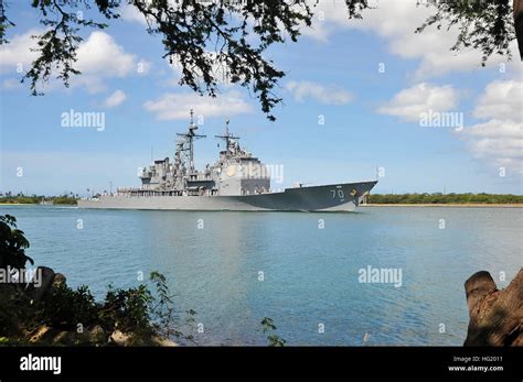 The Guided Missile Cruiser Uss Lake Erie Cg 70 Returns To Joint Base