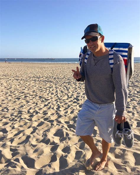 Robert Leeshocks Feet