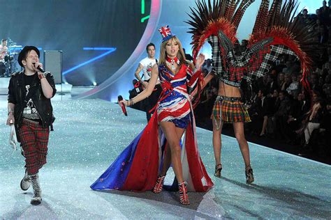 See Taylor Swifts Outfits From The Victorias Secret Fashion Show 10