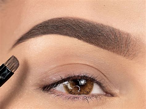 Tips Para Lucir Unas Cejas Definidas Y Naturales