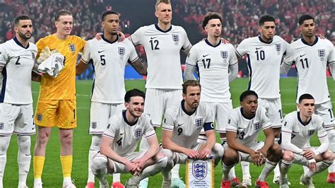 La Selección Inglesa Presenta Sus Nuevas Equipaciones Para El Mundial