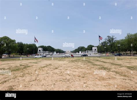Approach To World War 2 Memorial From Washington Memorial Grass Dry Washington Dc Usa