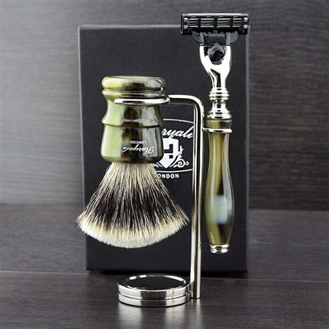 Set For Men 3 Edge Safety Razor Silver Tip Badger Shaving Brush Luxury