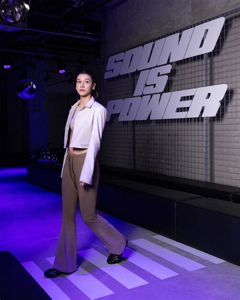 Nina Schultz 郑妮娜力 Ninaschultz • Instagram Photos And Videos