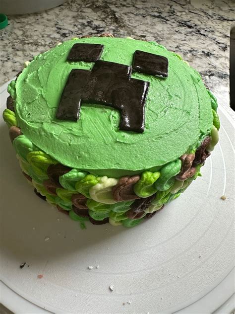 Minecraft Creeper Cake