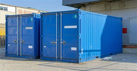Understanding Differences Between Containers And Trailers