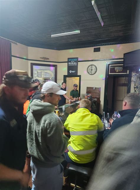 Munty Pub Muntadgin Wa