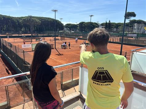 Neste Verão Barcelona Volta A Abrir Os Seus Campos Aos Jovens Com
