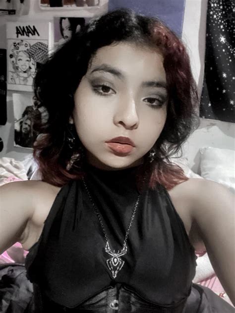 Gothiccbitch含裸照的性感照片墙 Stripchat