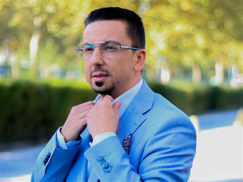 Raport Iza Kamere Sa Zvonkom Komšićem Sasvim Sam Drugačiji Privatno U