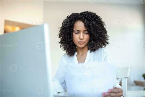 Business Professionals Business Woman Analyzing Data Using Computer