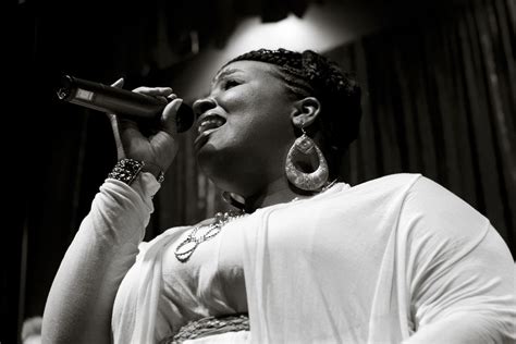 Saeeda Wright Photo By Sharon Thomas Sharon Thomas Photo Couple