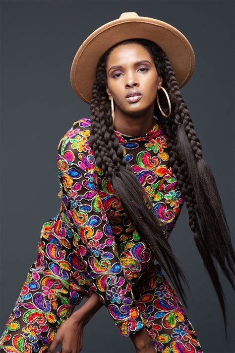 Thaina Oliveira Model Management