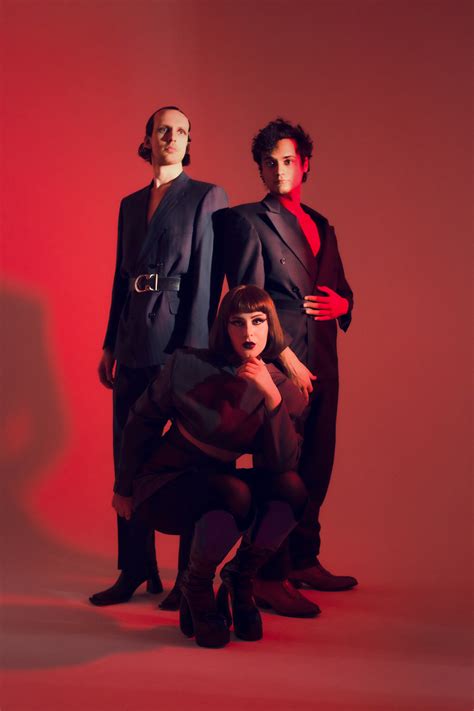 Video Premiere Juno Francis And Alejandro Molinari Symmetry