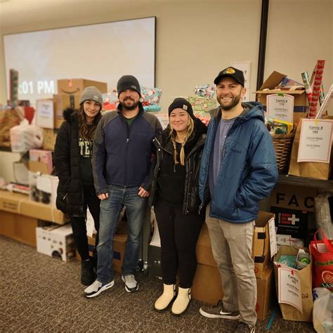 Givingback Communityfirst Ziplinelogistics Taylor Umberger